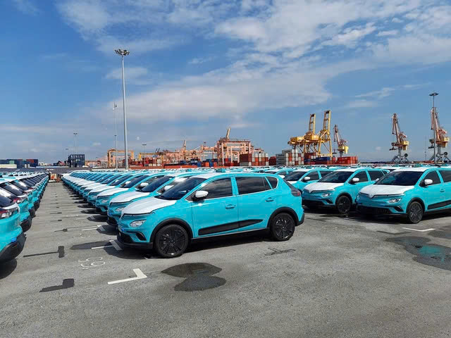 VinFast exports 1,000 right-hand drive electric vehicles to Indonesia