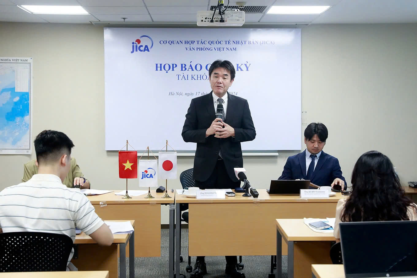 Japan signs record ODA package for Vietnam in six years